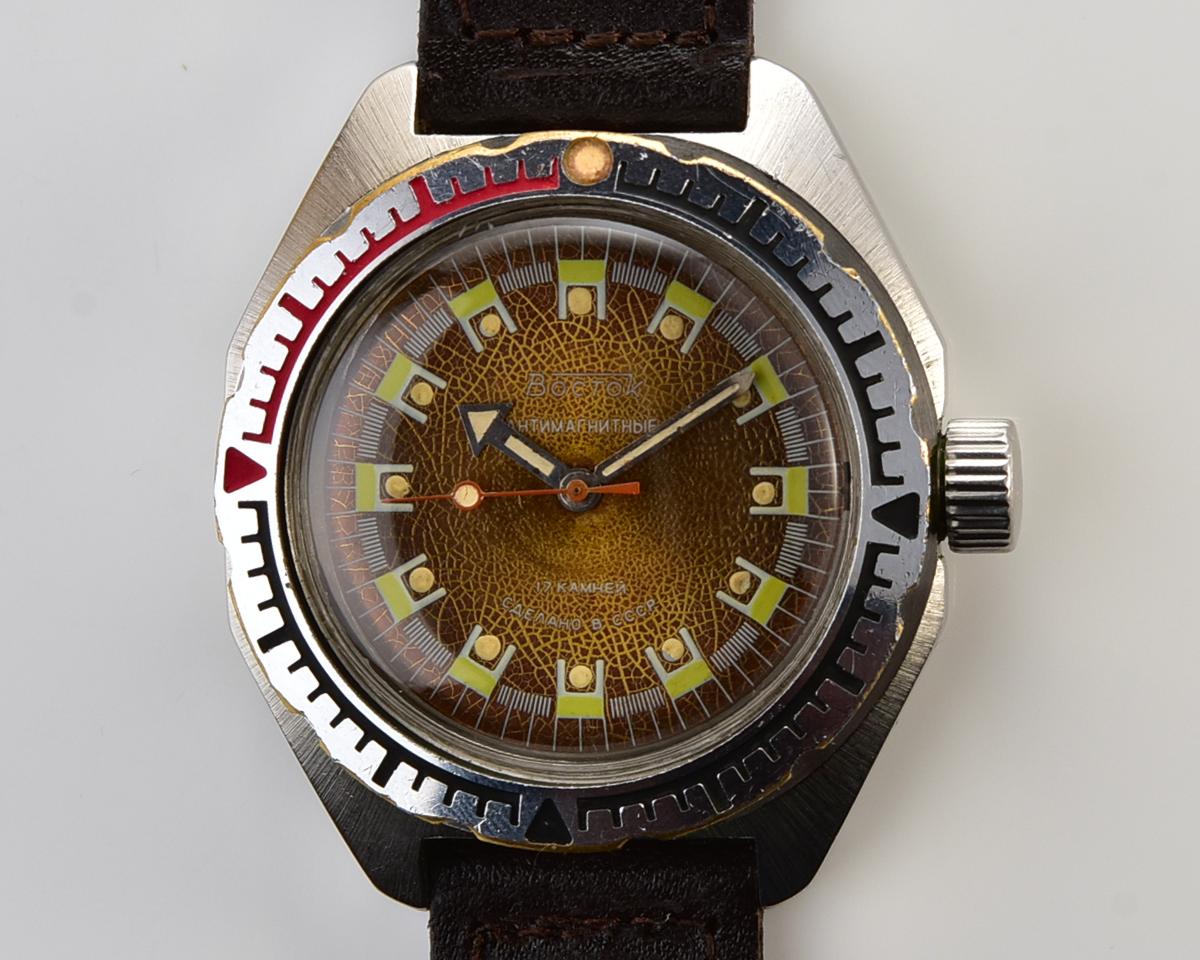 Soviet Vostok Amphibia mechanical wristwatch - SovietWatchStore.com