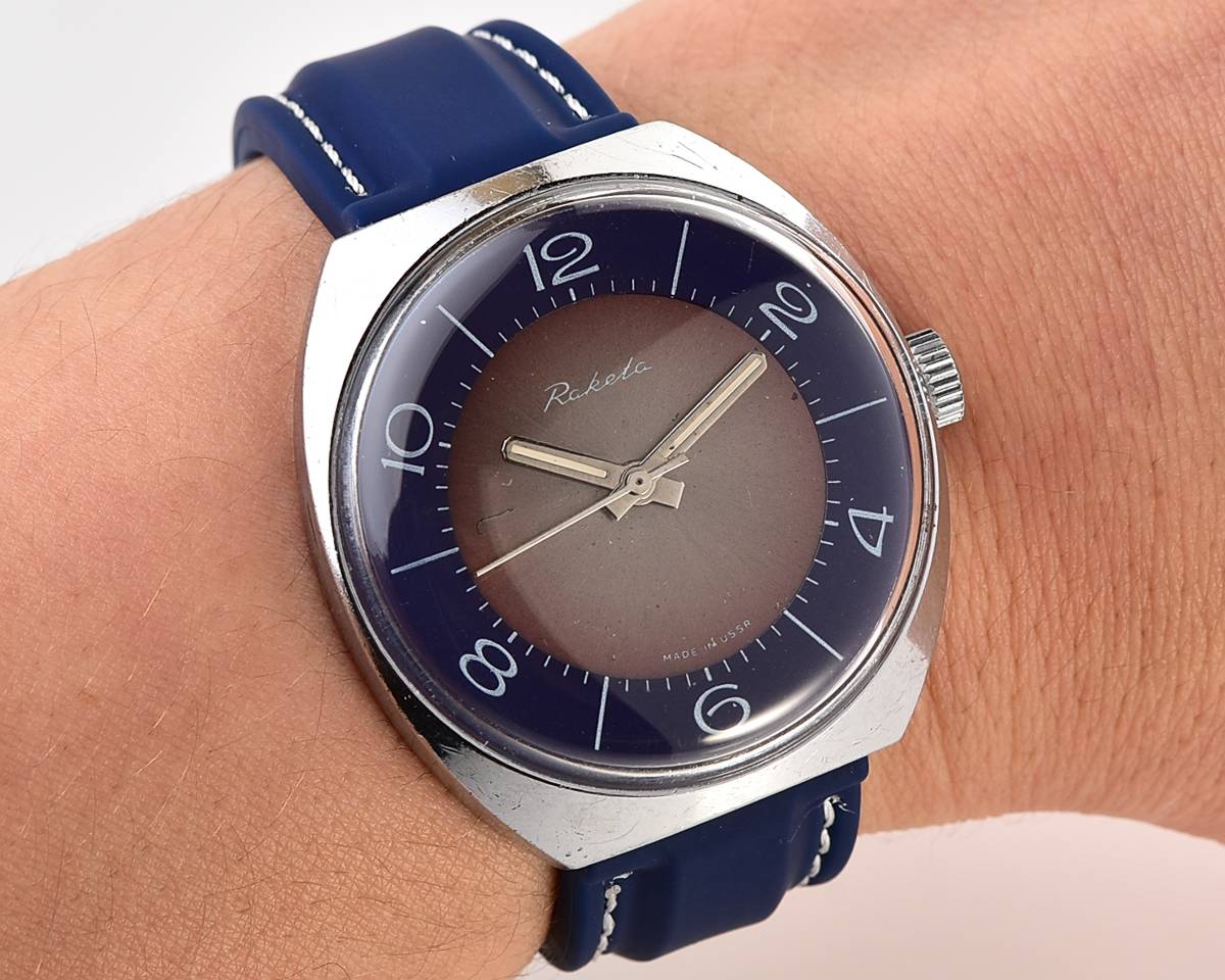 Vintage Raketa soviet mechanical watch with gorgeous bi-color grey/blue ...