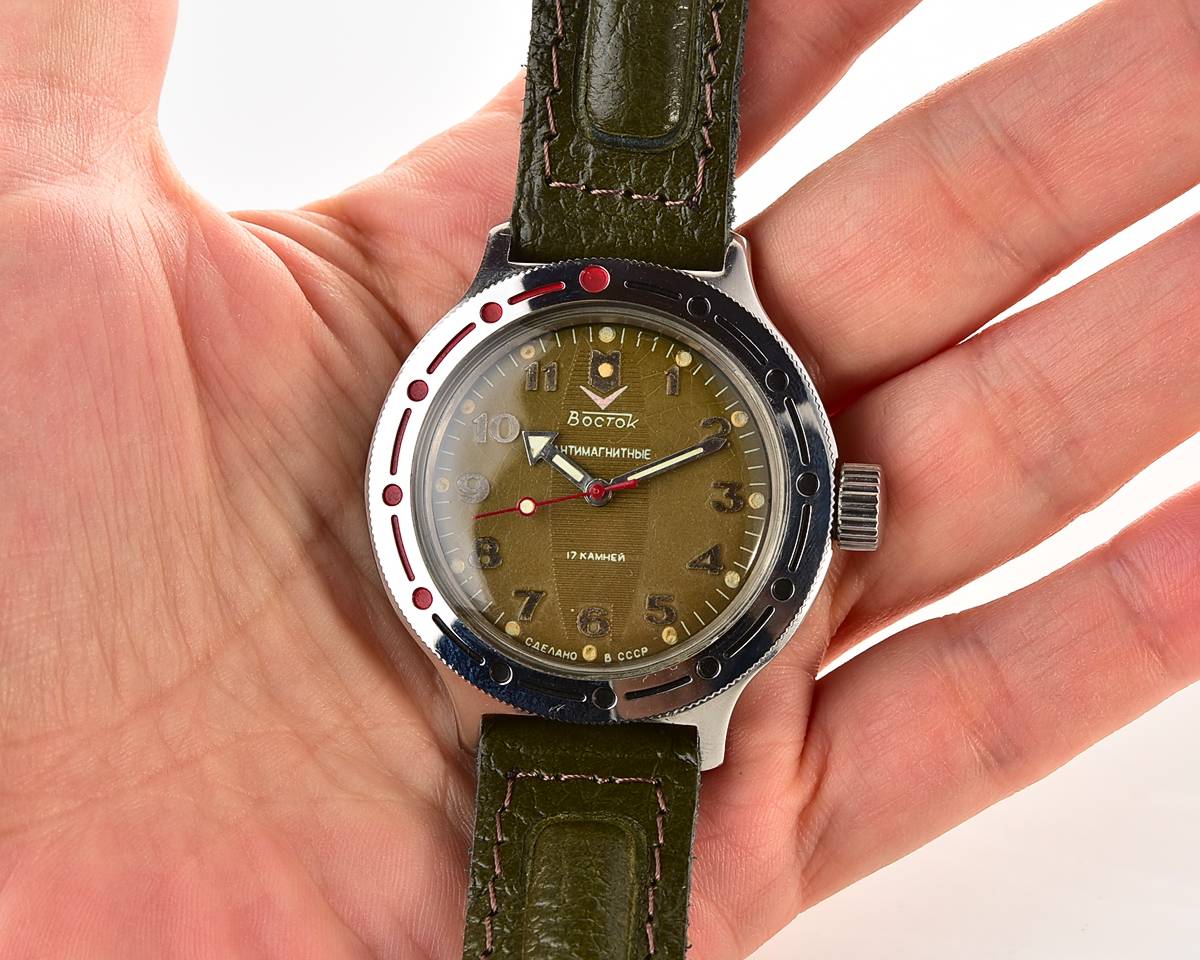 Soviet Vostok Amphibia mechanical watch - SovietWatchStore.com