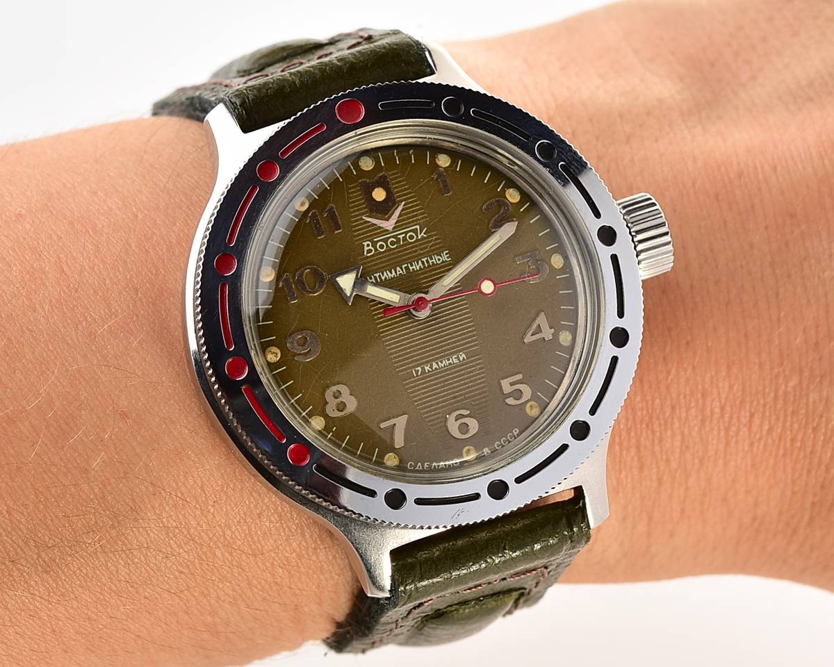Soviet Vostok Amphibia mechanical watch - SovietWatchStore.com