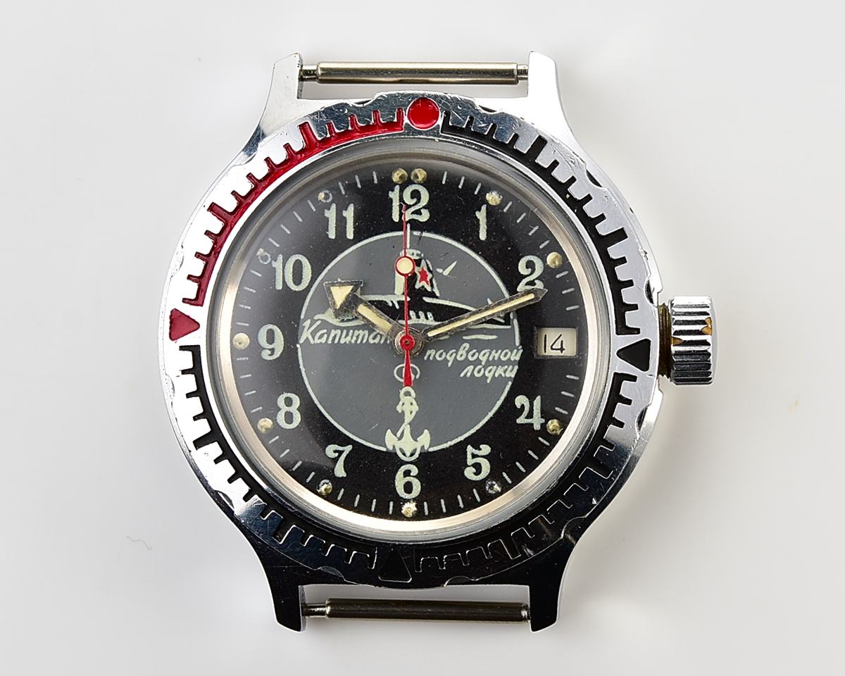 Vostok Amphibia with automatic self winding movement – Submarine ...